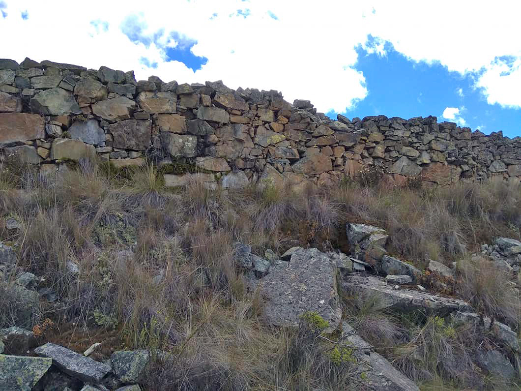 Sitios arqueológicos en Pamparomás - El Inca - Sitio web de sociedad y ...